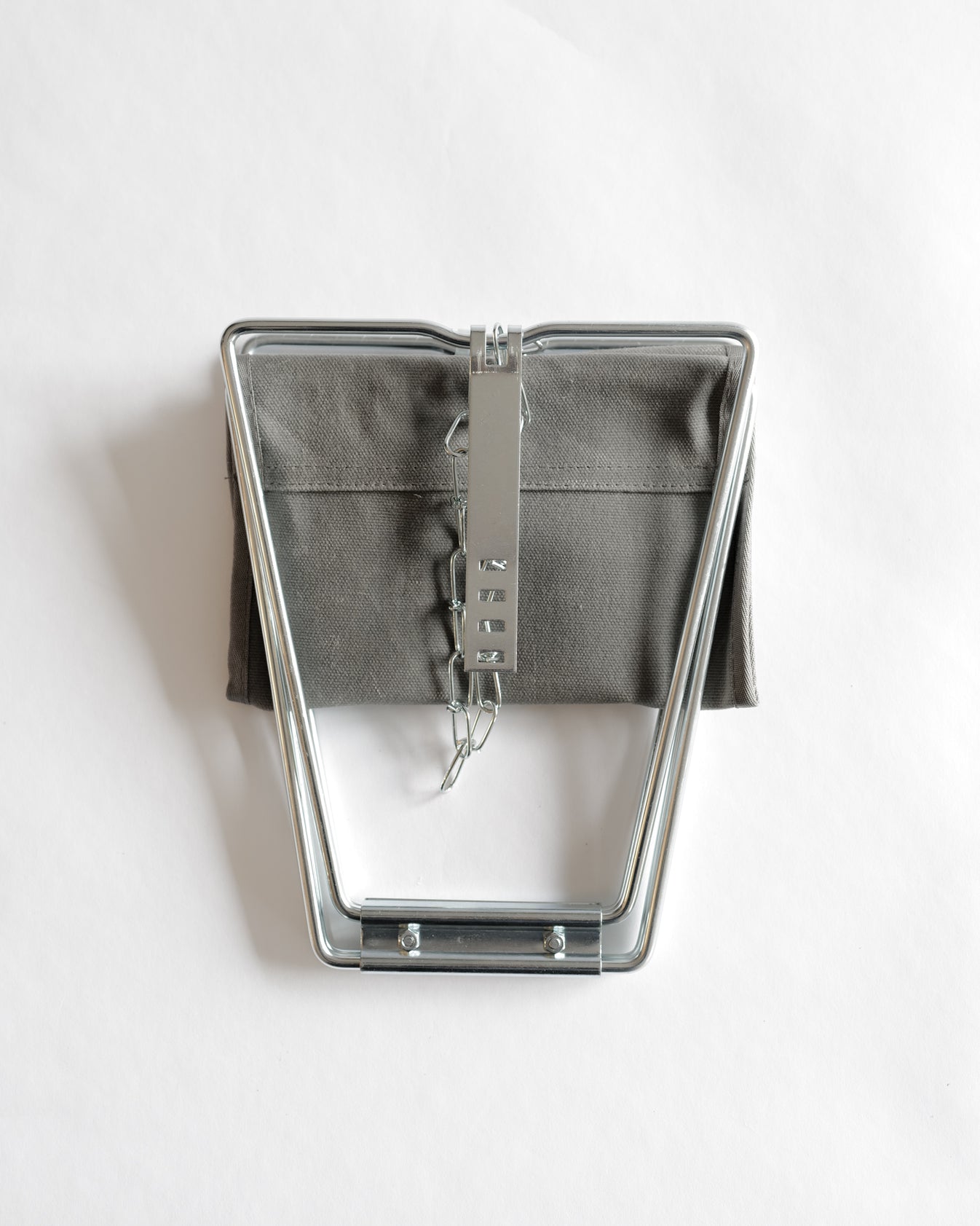 wanderout / Universal Stool Silver – SORT